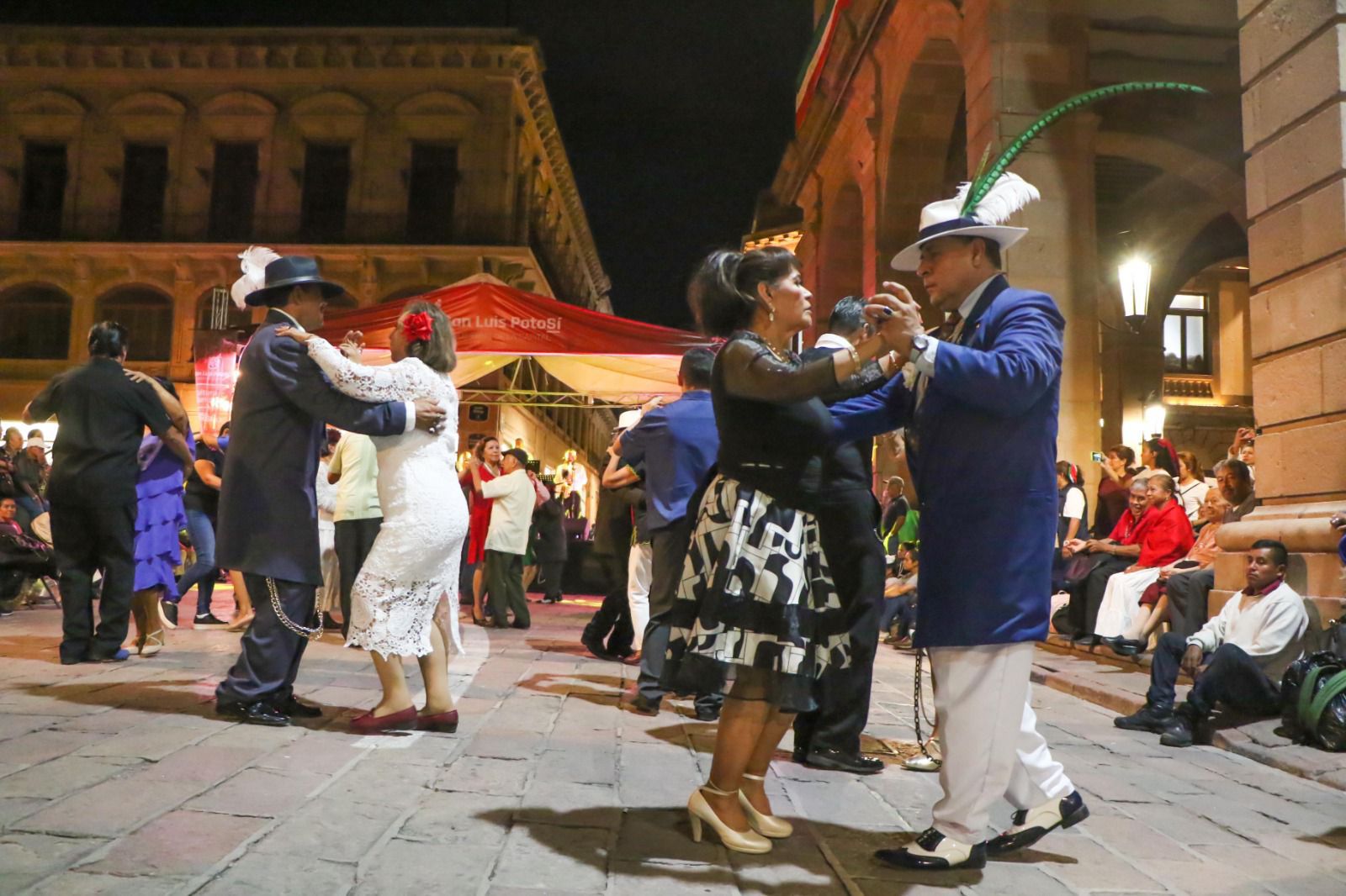 Invitan a disfrutar del Viernes de Danzón y Alameda con Sabor a Cumbia